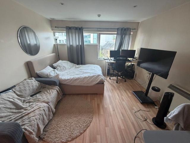 studio in 34 Long lane, London, SE1