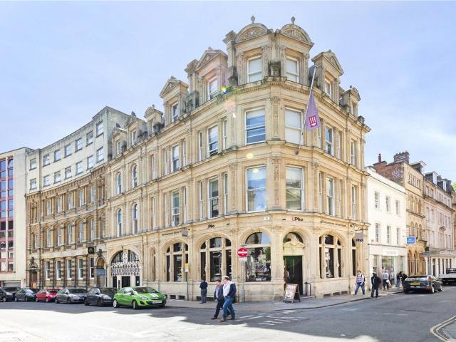 studio in Carlton Chambers, Studio 8, City Centre, Bristol, BS1 1JS Abode