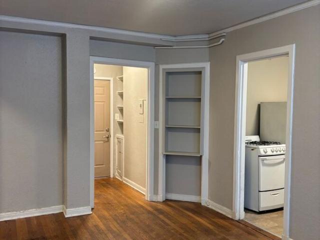 Studio in Central Downtown Location!