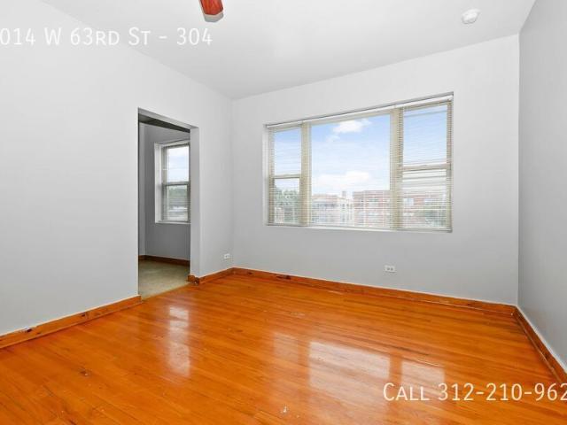 Studio in Chicago Lawn