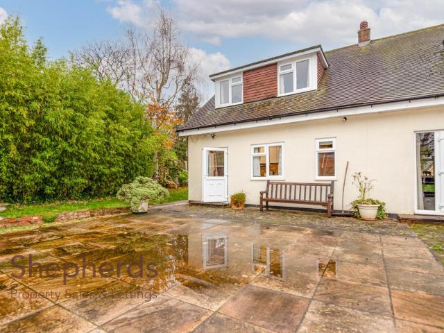 studio in Allard Way, Broxbourne