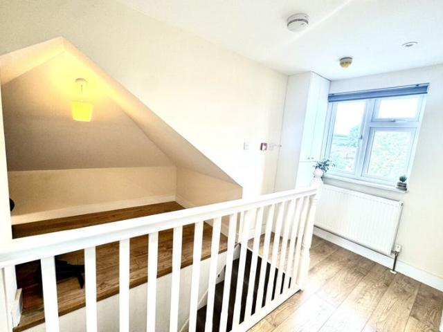 Studio in Birkbeck Avenue, Greenford UB6