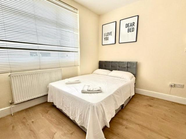 Studio in Blythe Road, Shepherds Bush, W14