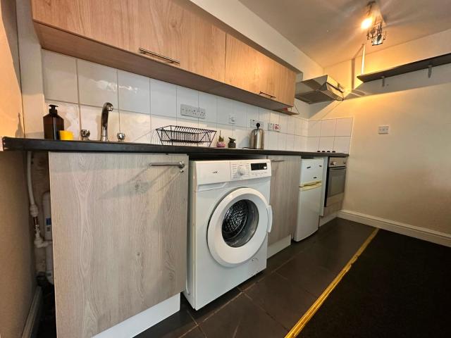 Studio in Darlaston WS10 8SY