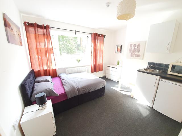 Studio in Dudley DY1 3AD