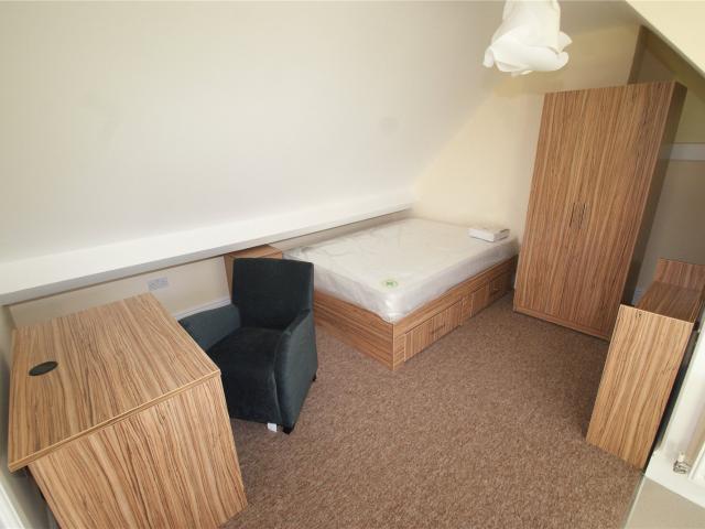 studio in Elmdale Road Studio 13, Top Floor, Clifton, Bristol, BS8 1SL Abode