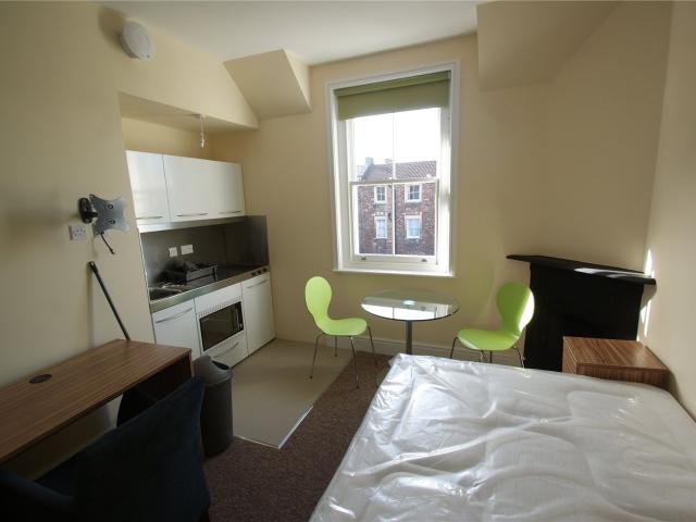 studio in Elmdale Road Studio 12, 2nd Floor Back Right, Clifton, Bristol, BS8 1SL Abode