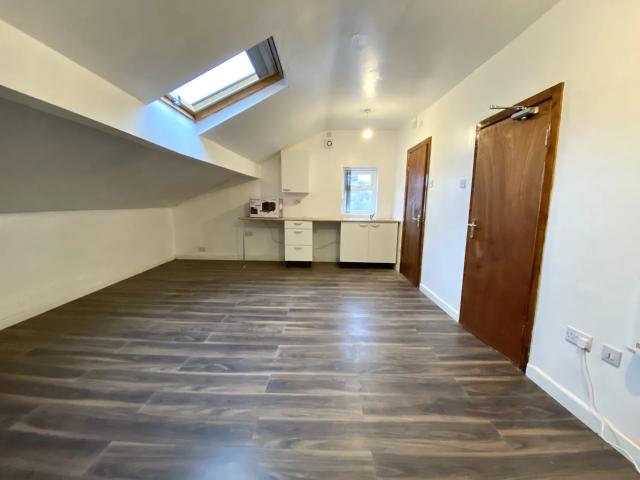 studio in Flat 2 60a Stratford Rd