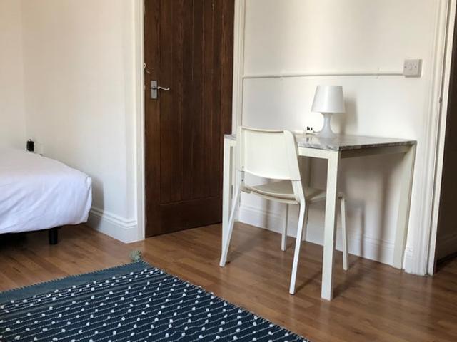 STUDIO in Kilburn High Road