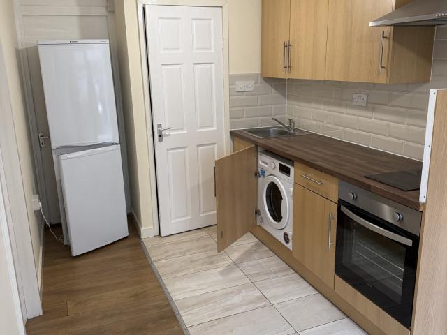 studio in Holstein Way, Erith, DA18