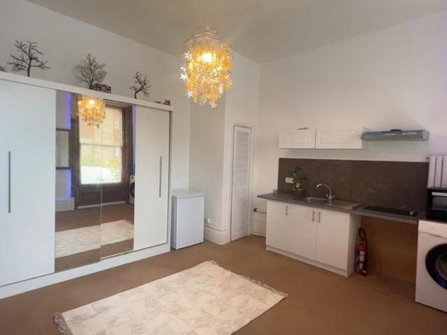 Studio in Heart of Crystal Palace Bills Included