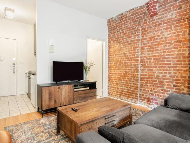 Studio in Hell's Kitchen on a flexible lease