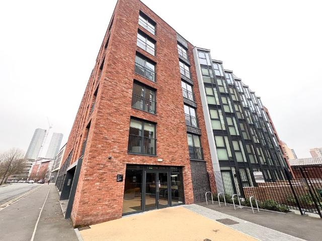 studio in Ordsall lane, Salford, M5