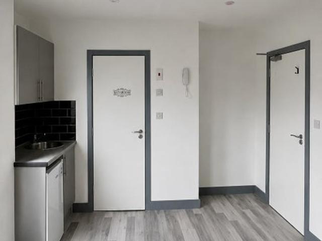 Studio in Northolt/ Near Harrow Bills Included