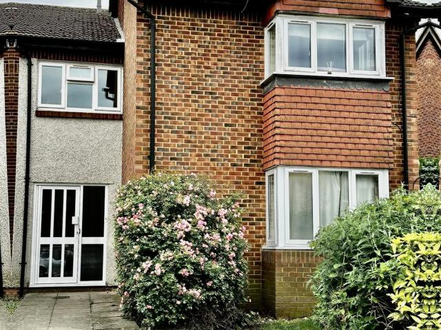 studio in Rabournmead Northolt