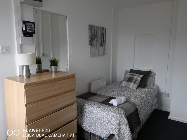 Studio in West Bromwich B71 1NS