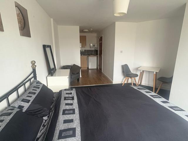 Studio in Willenhall WV13 1PG