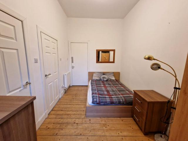 Studio on Skirving St,Shawlands Includes All Bills