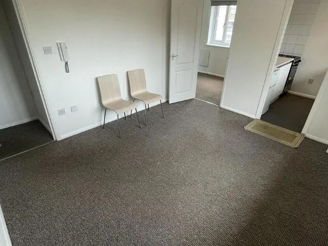 Studio other to let
