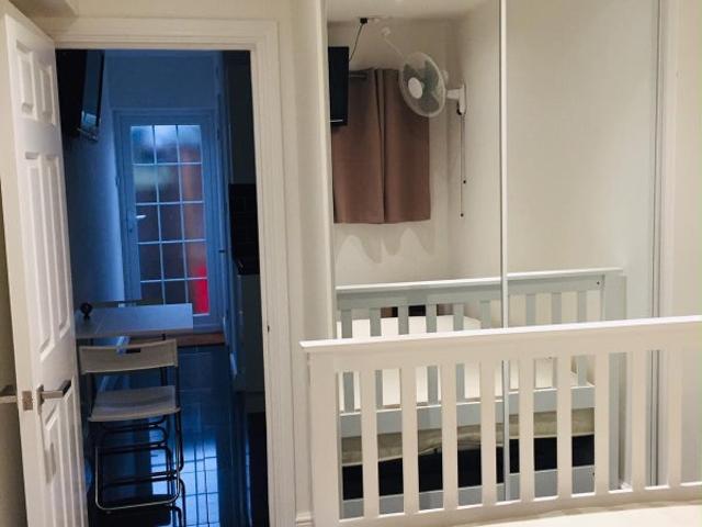 Studio / Own Entrance / Own Garden Mill Hill