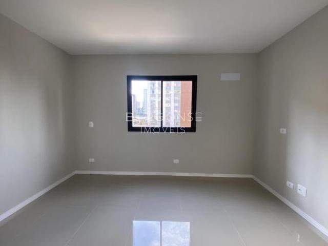 Studio localizado no Centro, em Curitiba, com 25 m