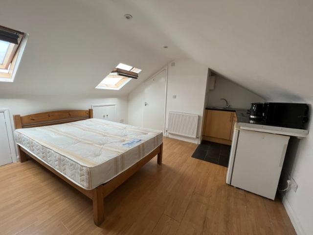 Studio Loft, Harrow Road, W10