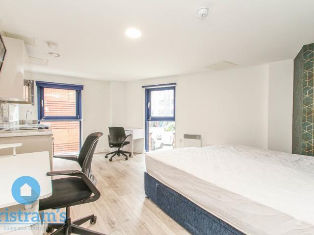 studio Large Professional Studio Bills Inclusive City Centre