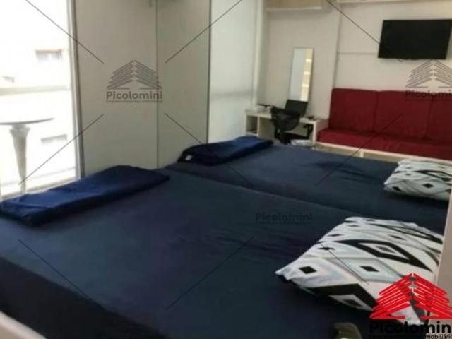 Studio Mobiliado na Consolação 1 quarto com cama, sofá, 1 sala, 1 banheiro, cozinha com fogão, gel