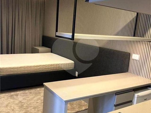 STUDIO MOBILIADO NO BIGORRILHO