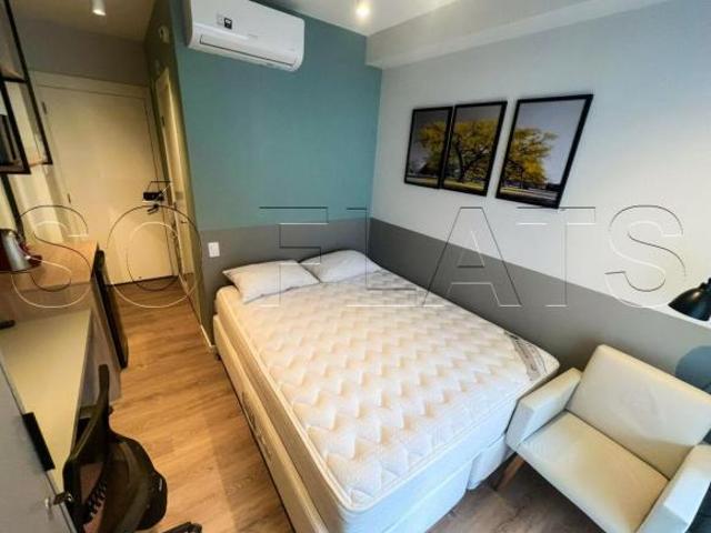Studio Mobiliado no Brooklin com Varanda e Estrutura Completa para Investir ou Morar