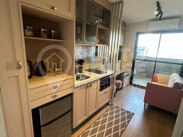 Studio mobiliado à venda e locação em Moema, 30m² com sacada