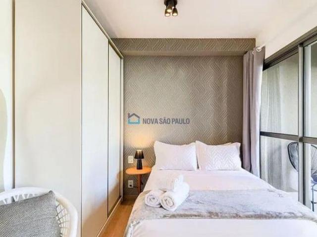 Studio mobiliado à venda em Moema, próximo da estação de metrô Moema