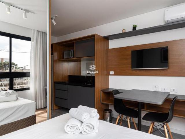 Studio mobiliado à venda no Rebouças em Curitiba