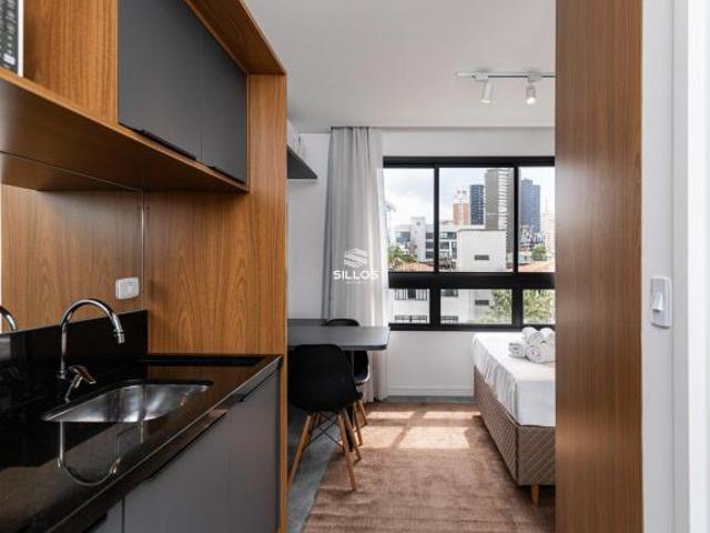 Studio mobiliado à venda no Rebouças em Curitiba