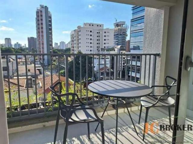 Studio mobiliado com 30 m² de área útil, 1 dormitório, 1 banheiro