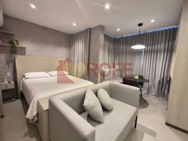 Studio mobiliado com varanda na Vila Nova Conceição