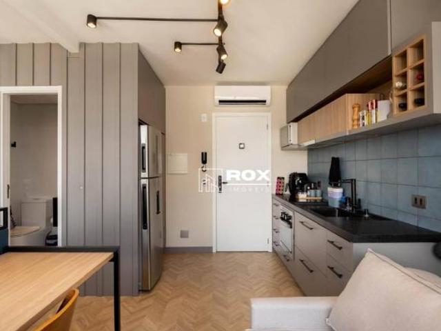 Studio mobiliado com acabamento de alto padrão à venda, 26 m² por R$ 520.000 Centro Curitiba/PR
