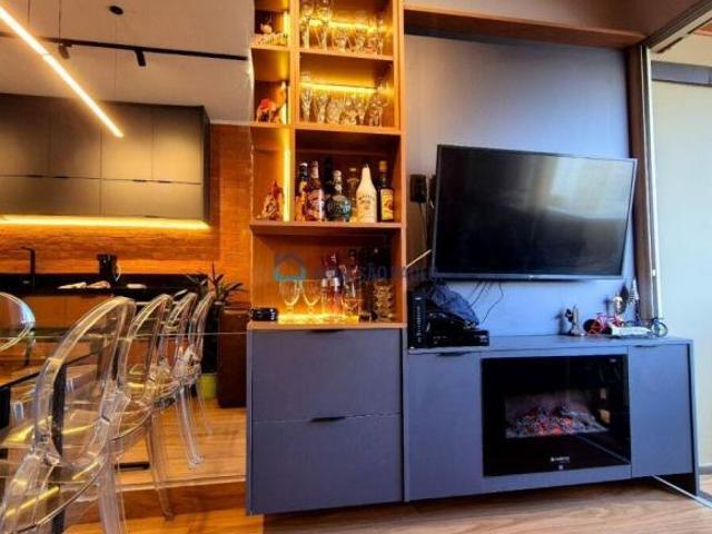 Studio mobiliado com sacada, 1 quarto, 1 vaga á Venda em Moema