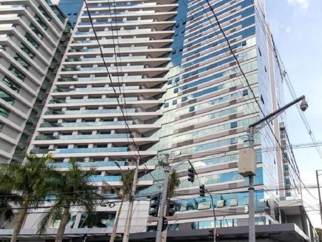 Studio Mobiliado de 30m² em Andar Alto no Centro