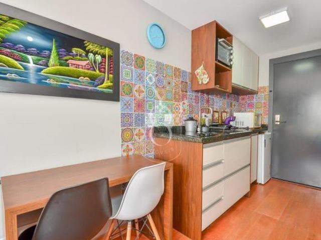 Studio Mobiliado e Completo no Centro de Curitiba!