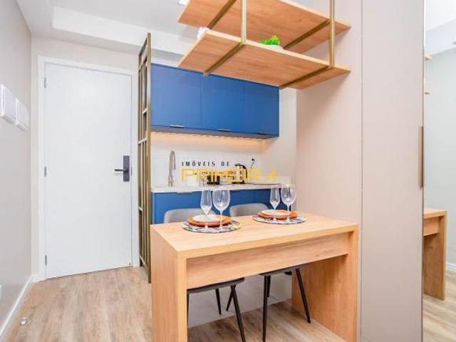 Studio Mobiliado e Decorado com vaga no Centro