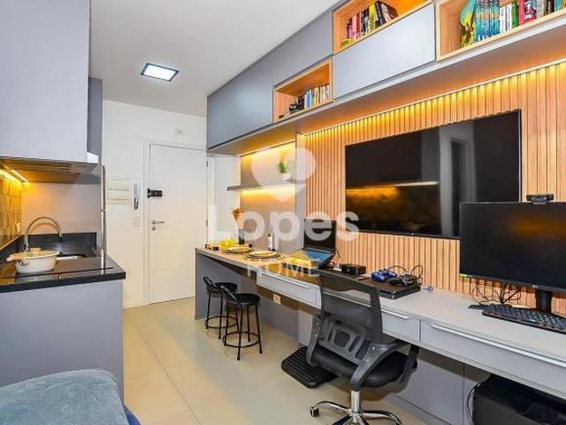 Studio Mobiliado e Decorado Pronto Para Morar Centro Moradia Investimento