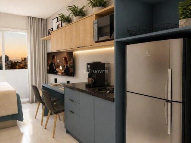 Studio mobiliado e novo Centro Curitiba
