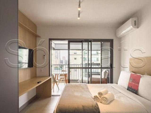 Studio Mobiliado em Moema | 27m² com Varanda | Perto do Metrô e Ibirapuera