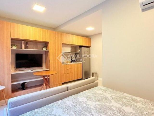 Studio mobiliado em frente ao Parque da Redenção Porto Alegre