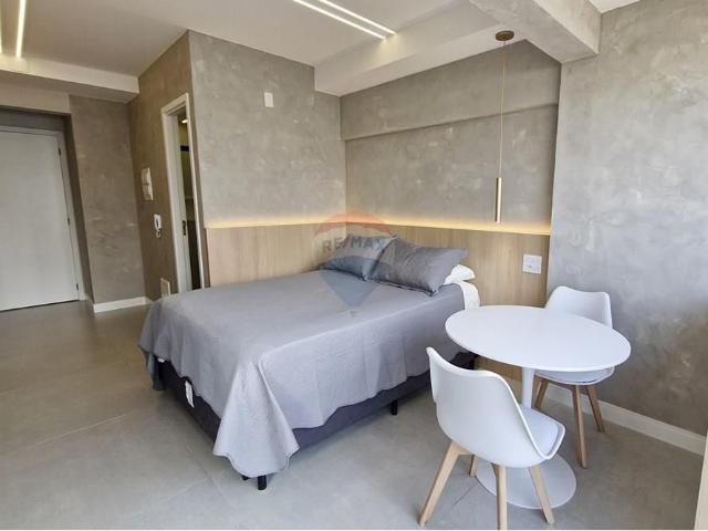 Studio moderno com varanda integrada – Alto da Boa Vista
