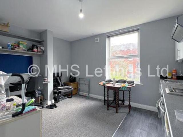 Studio, Midland Road, Studio Flat For