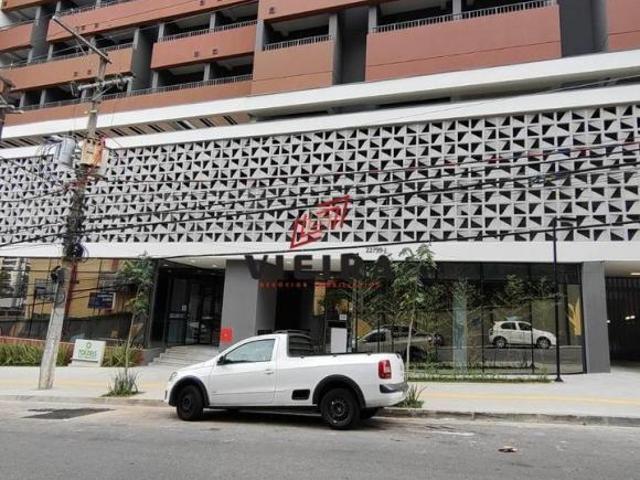 Studio novinho, de frente, ótima vista