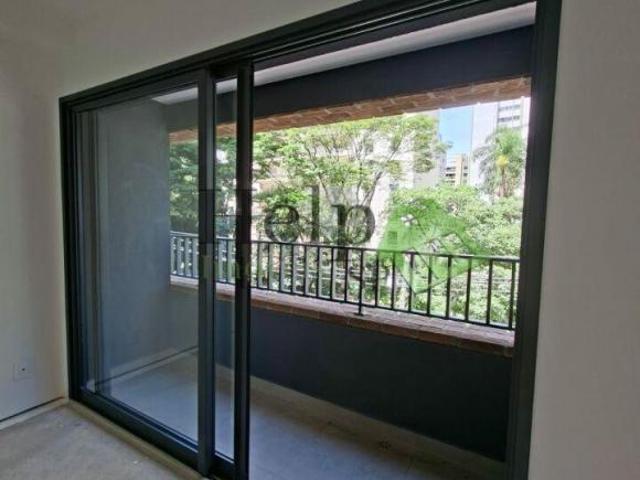 Studio novo 27 m² com vão livre, cozinha, banheiro, varanda Paraíso metrô Paraiso