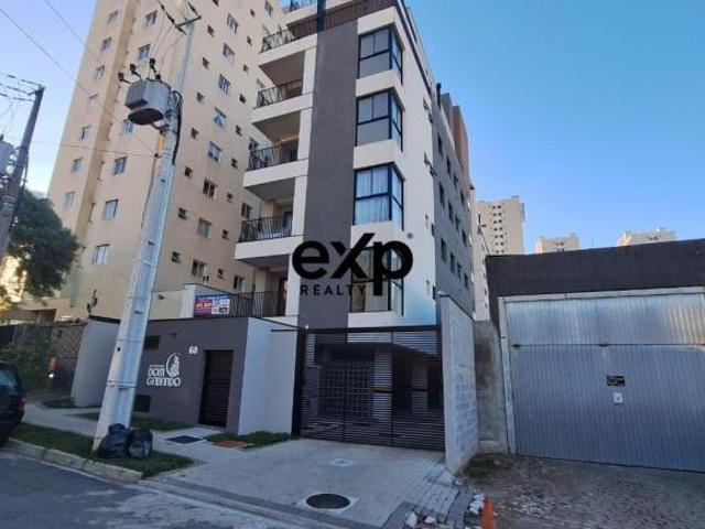 Studio Novo Pronto para Morar no Capão Raso com armário na cozinha e sacada com churrasqueira